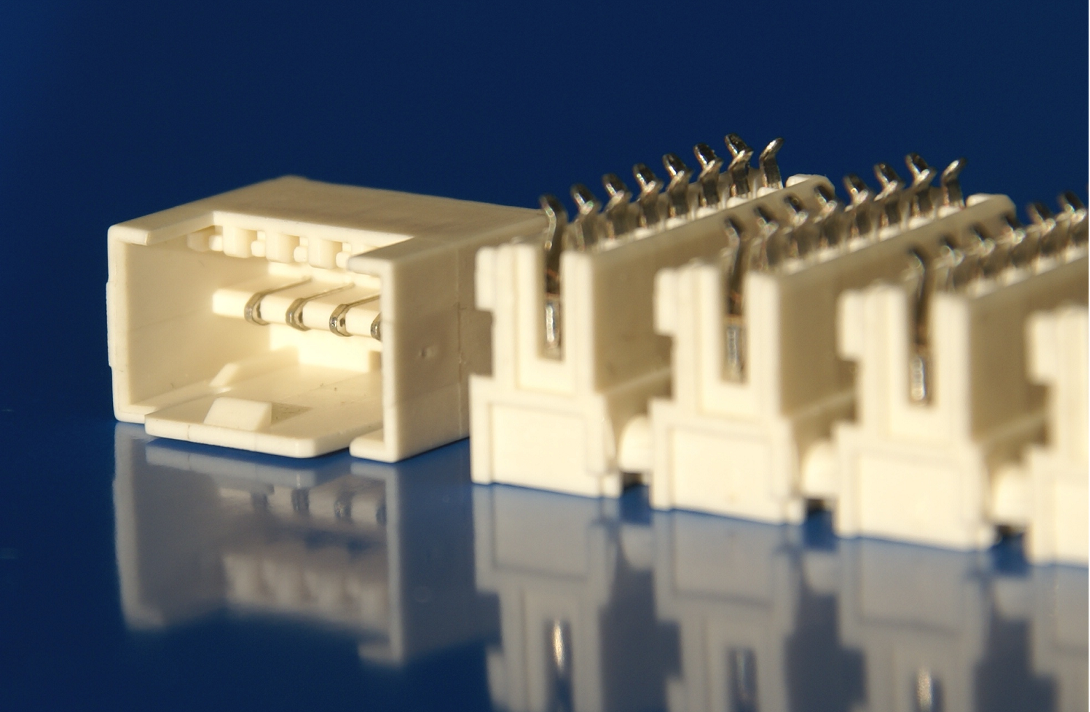 Lear Connectors | UK franchised distributor | Dalroad