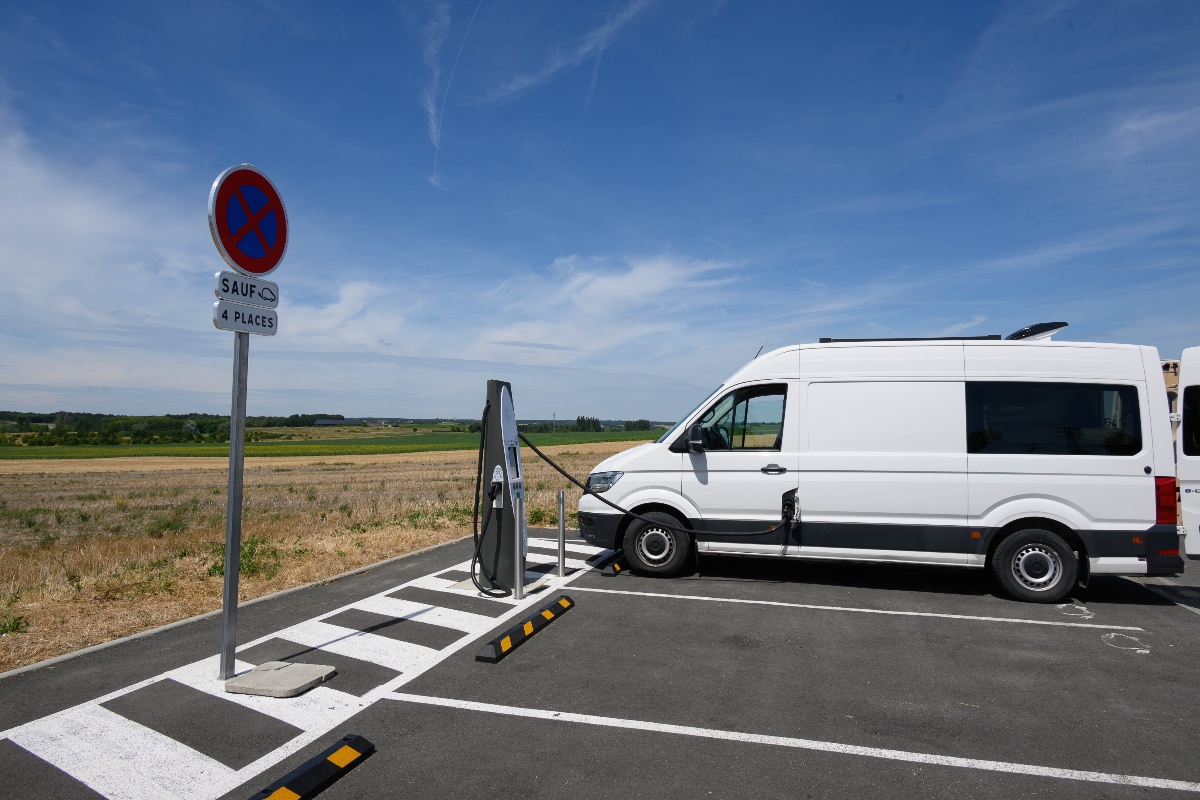 Why choose a modular high voltage connector for an electric vehicle ...